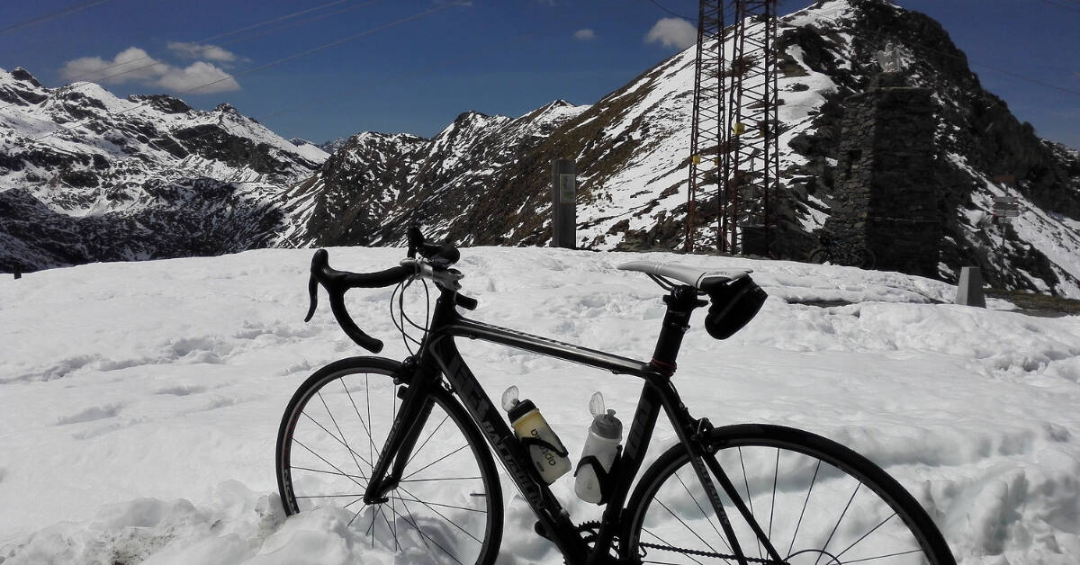 How to Deal with Cold Feet Cycling: Solutions for Keeping Them Warm